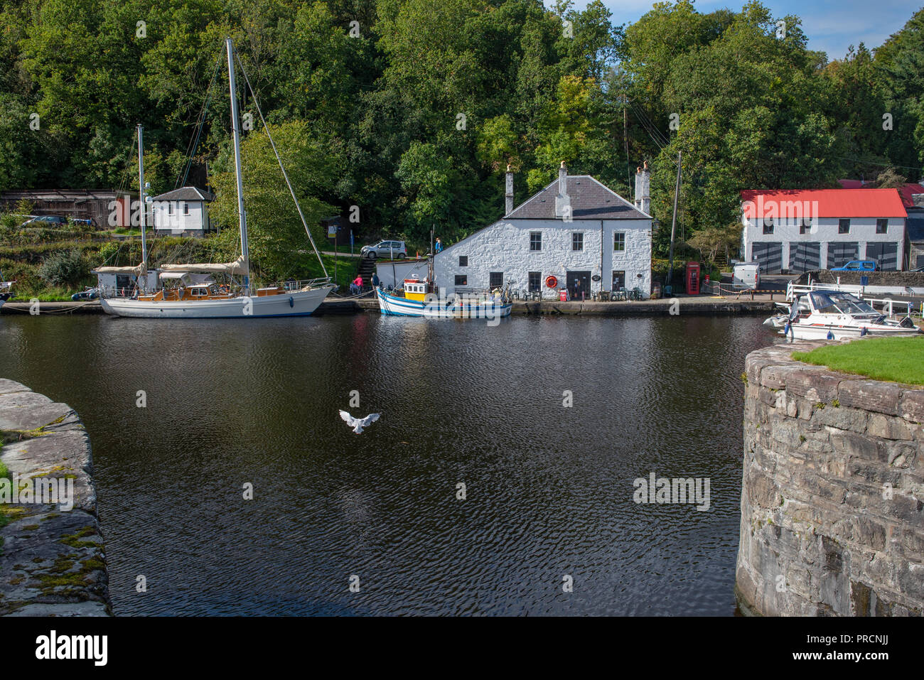 Crinan scotland canal hi-res stock photography and images - Alamy