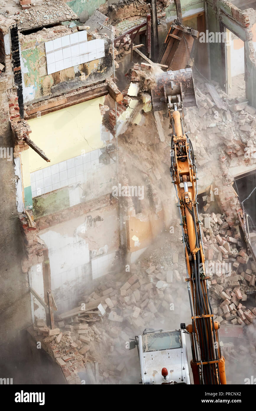 Excavator demolition equipment hi-res stock photography and images - Alamy