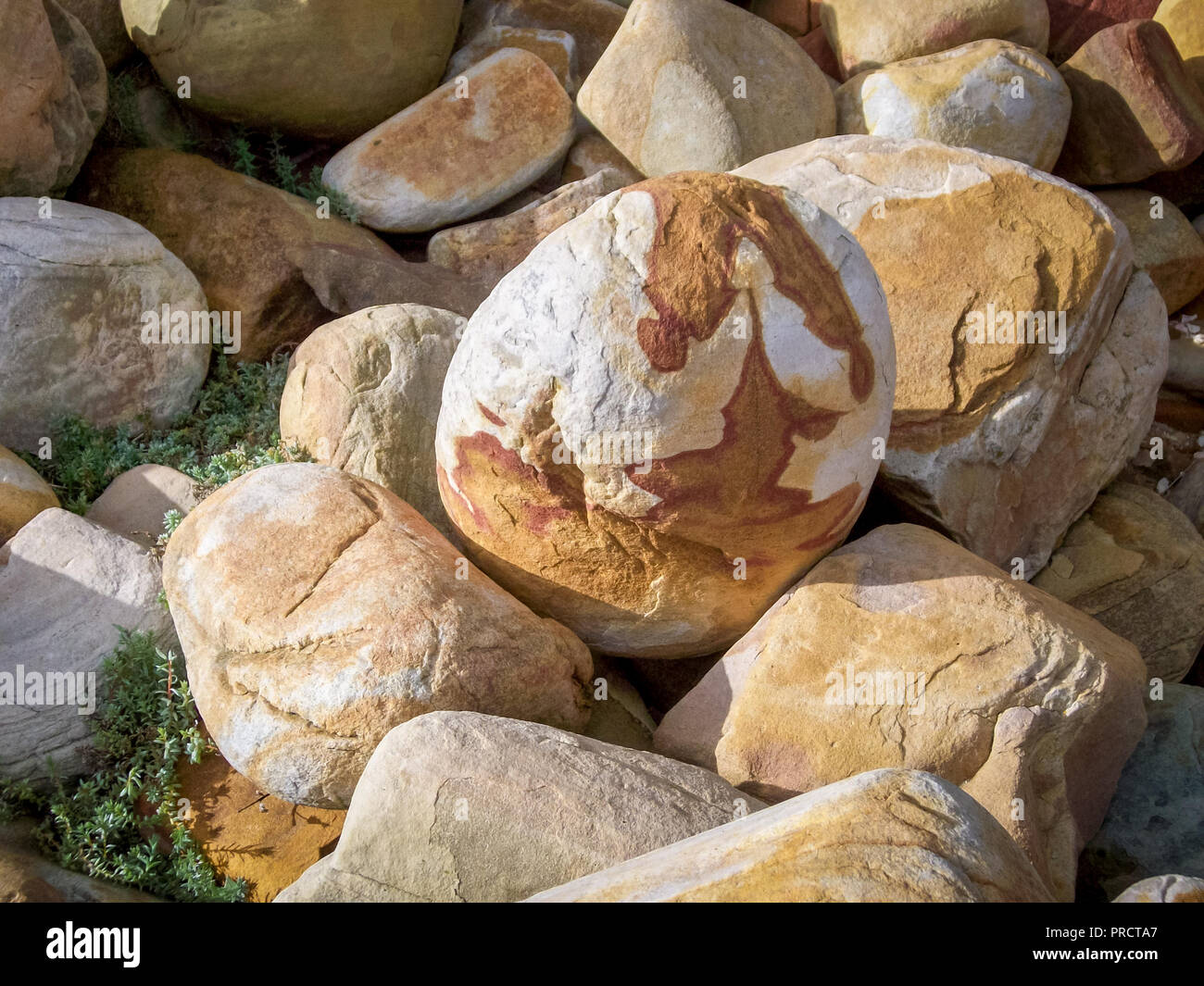 Egg shaped rock hi-res stock photography and images - Alamy