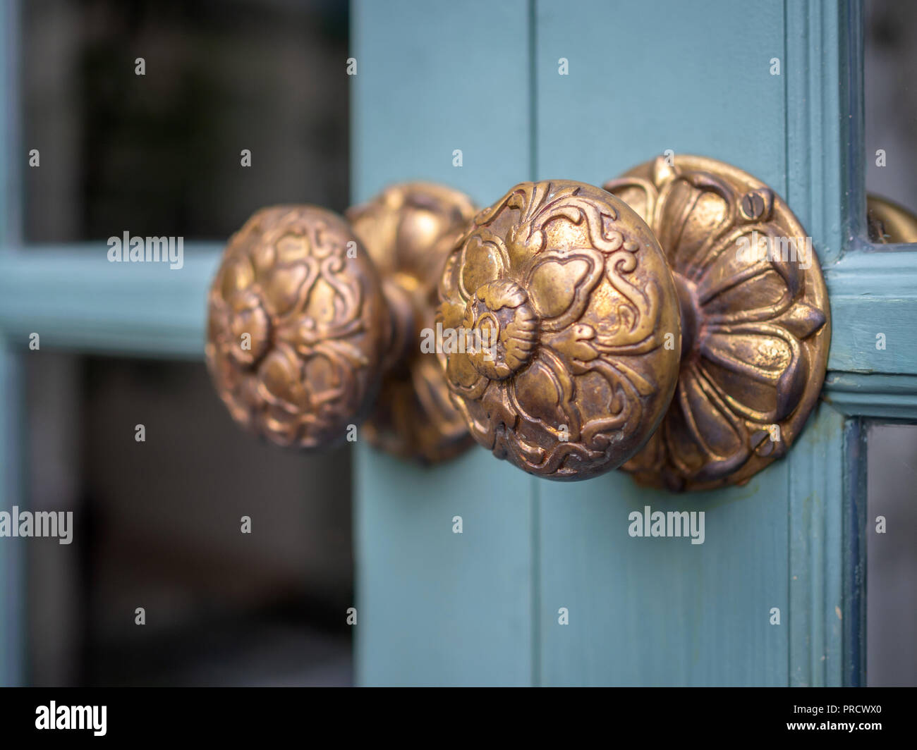 Vintage door knobs hi-res stock photography and images - Alamy
