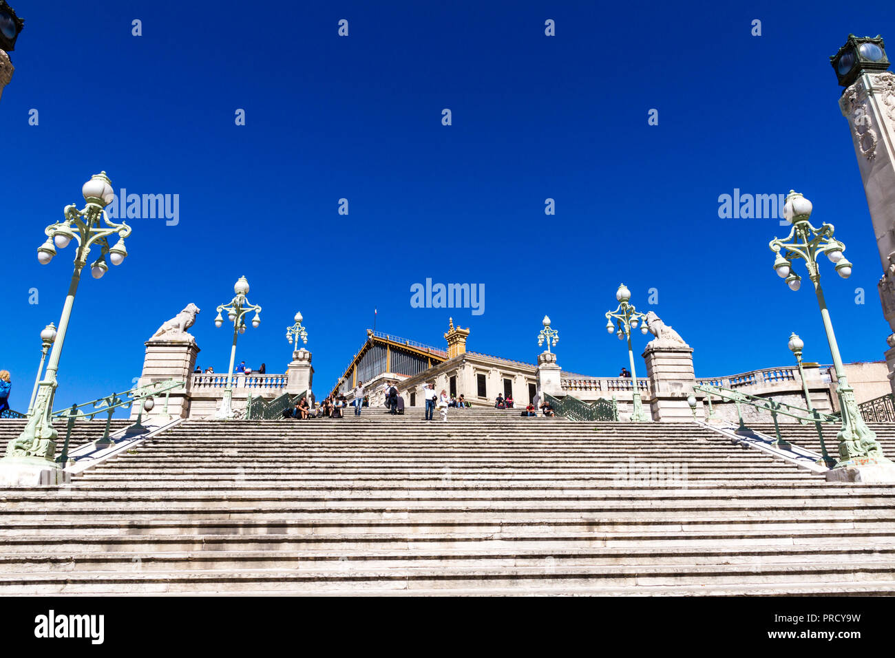 Grand staircase at the Marseille Saint Charles station Stock Photo - Alamy
