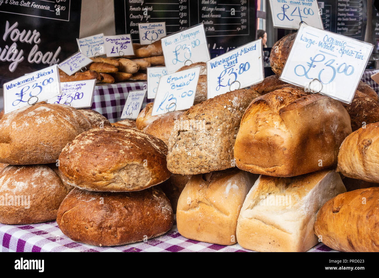 Farmers market food prices hi-res stock photography and images - Alamy