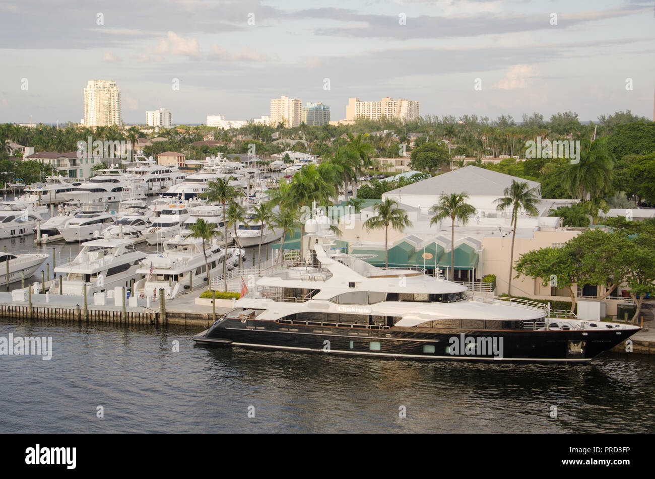 Pier 66 marina ft lauderdale hi-res stock photography and images - Alamy