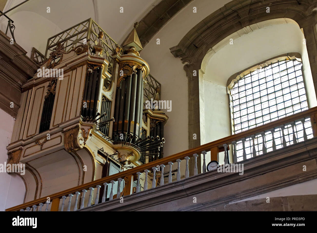 Baroque organ keyboard hi-res stock photography and images - Alamy