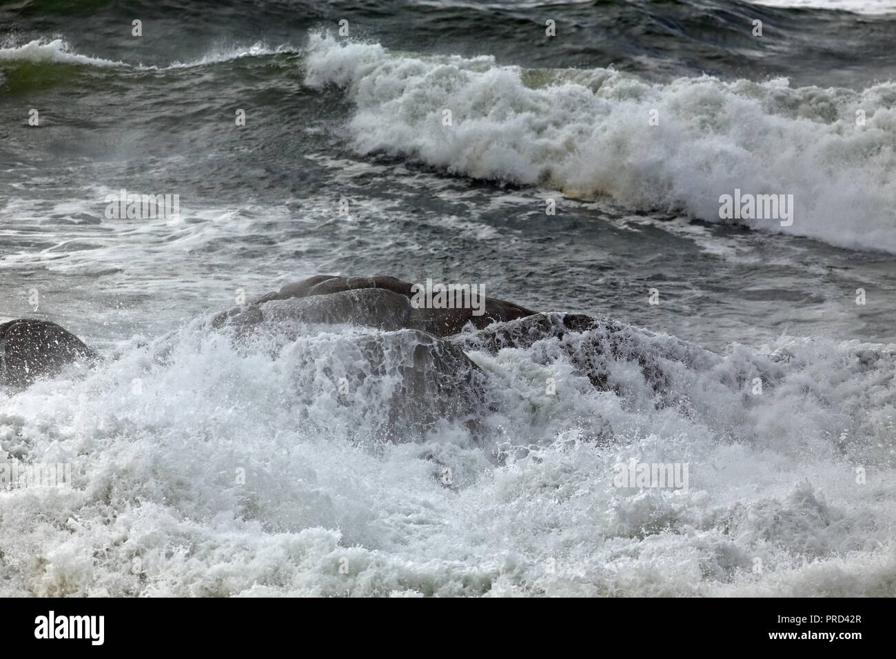 Ocean swells at sea and rock hi-res stock photography and images - Alamy