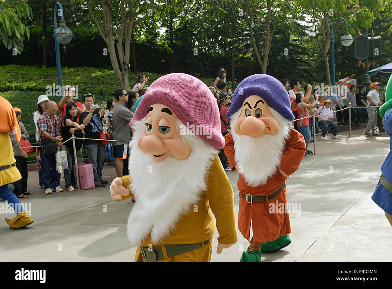 THE SEVEN DWARFS IN THE PARADE OF HONG KONG DISNEYLAND Stock Photo - Alamy