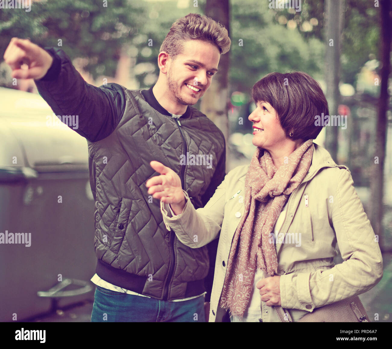 Autumn woman map directions hi-res stock photography and images - Alamy