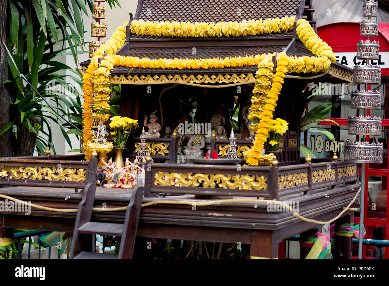 Asian spirit house hi-res stock photography and images - Alamy