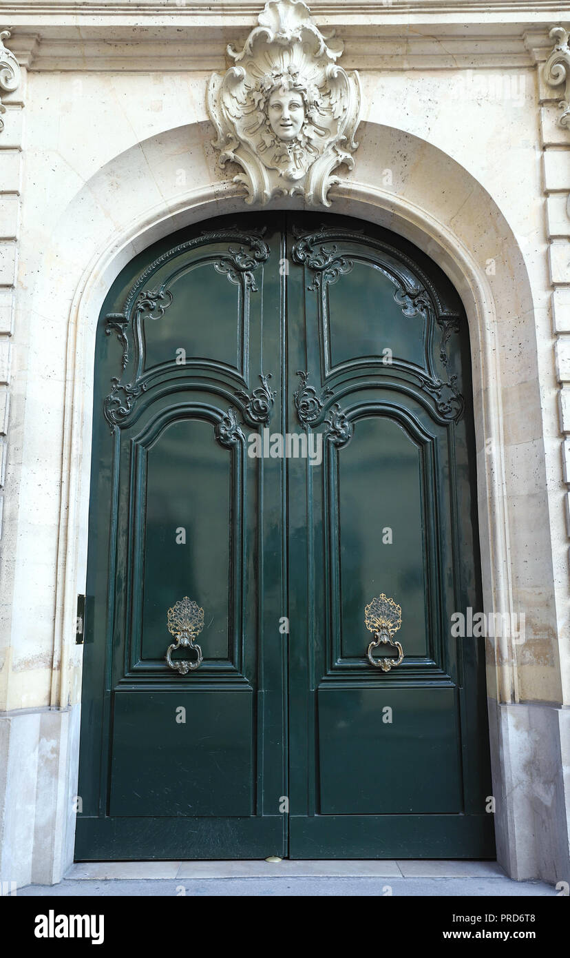Paris parisian gate golden hi-res stock photography and images - Alamy