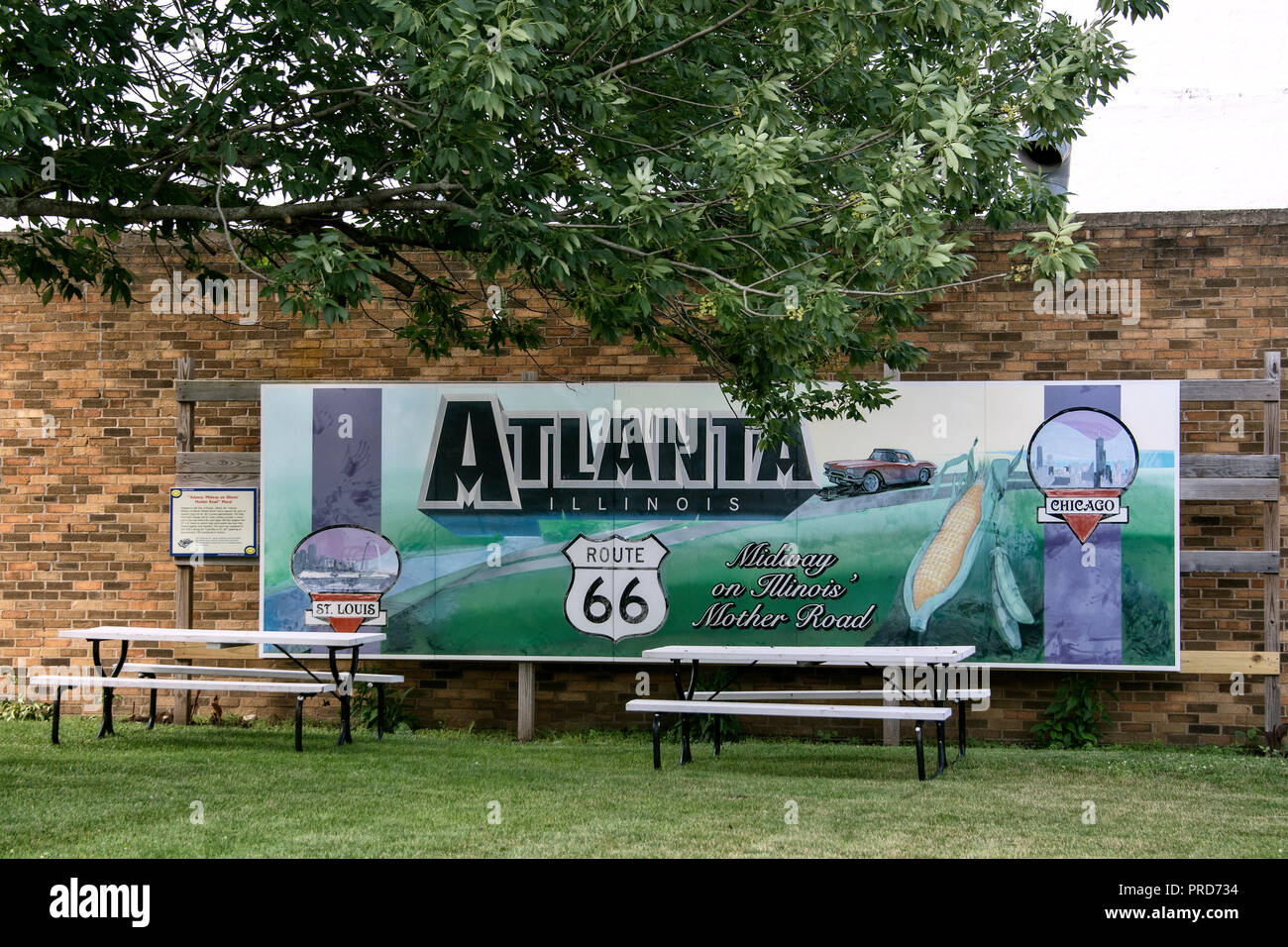 Picnic area in historic downtown Atlanta on Route 66, Atlanta, Illinois ...