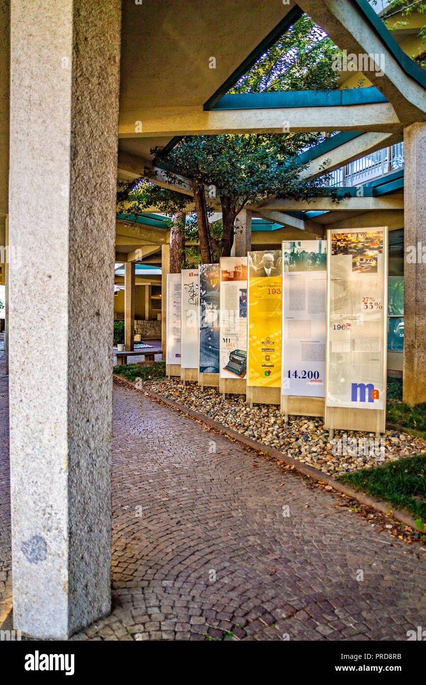 Information station hi-res stock photography and images - Alamy