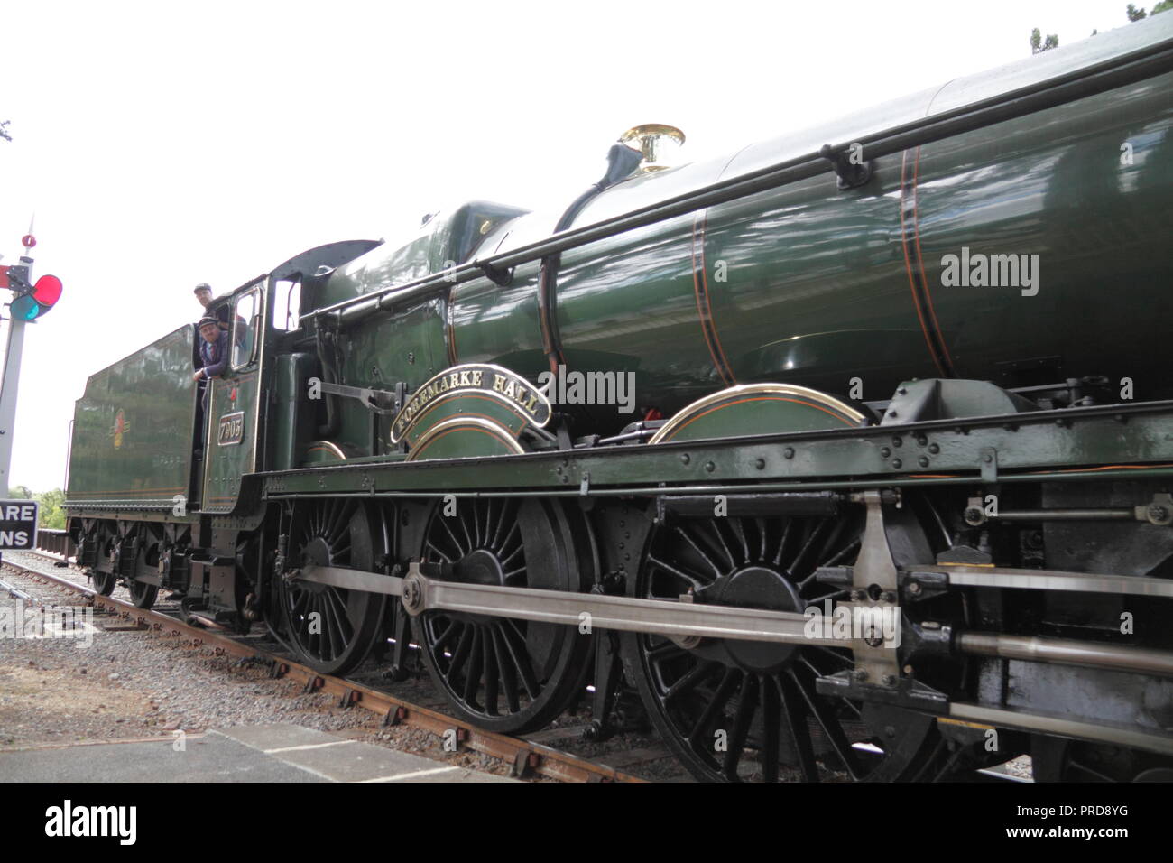 Broadway Station with Foremarke Hall Steam train Stock Photo - Alamy