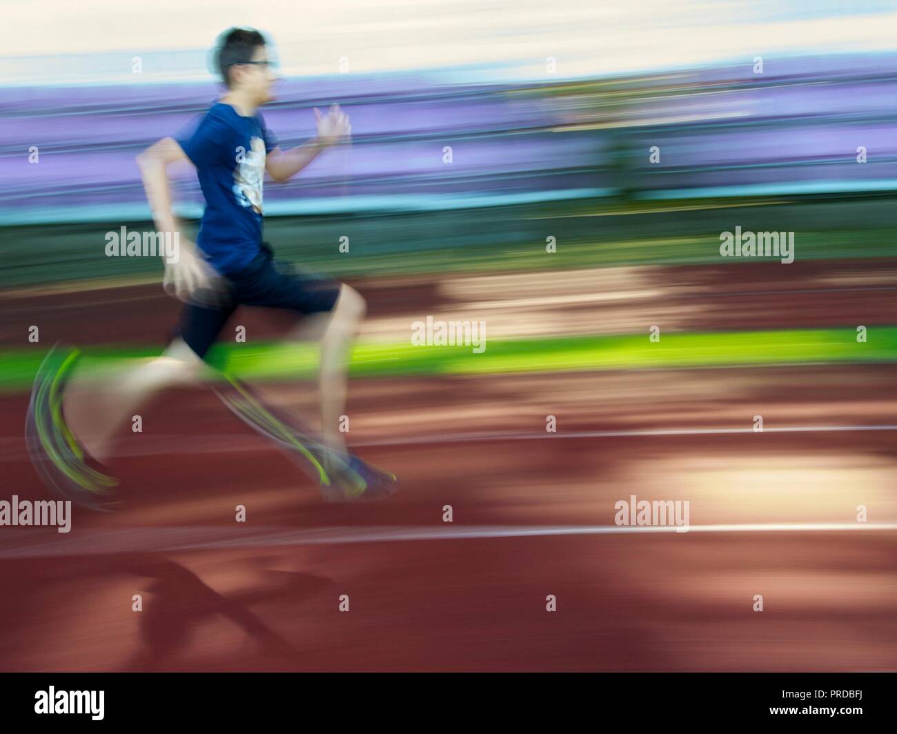 Panning for blurred effect hi-res stock photography and images - Alamy