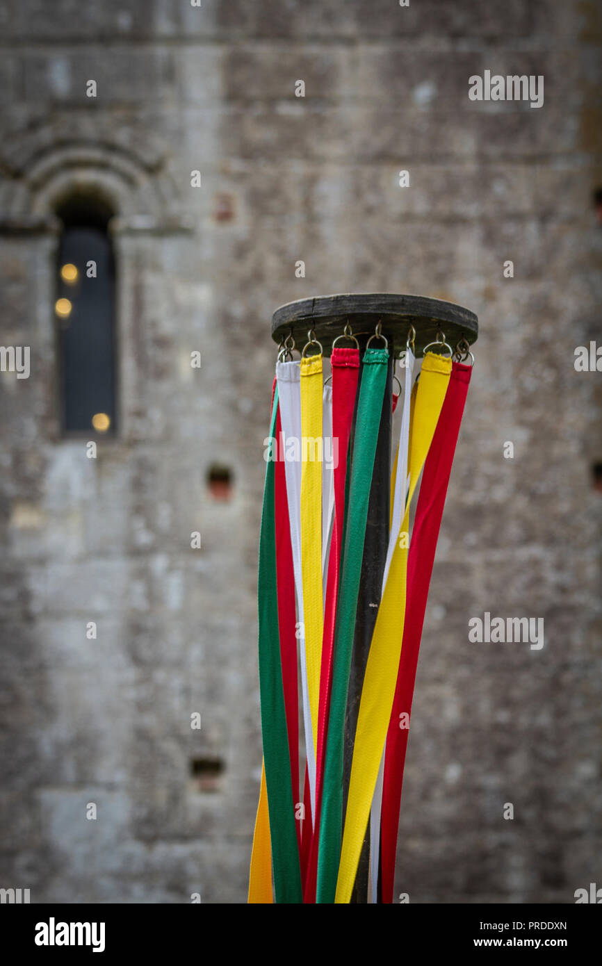 Historical maypole dance hi-res stock photography and images - Alamy