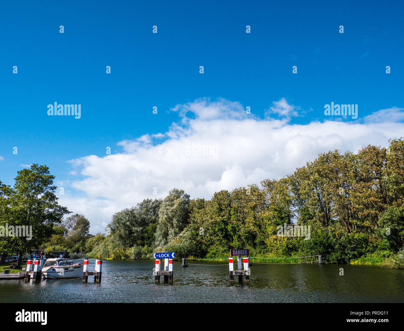 Lock Sign at Abingdon Lock, River Thames, Abingdon, Oxfordshire ...