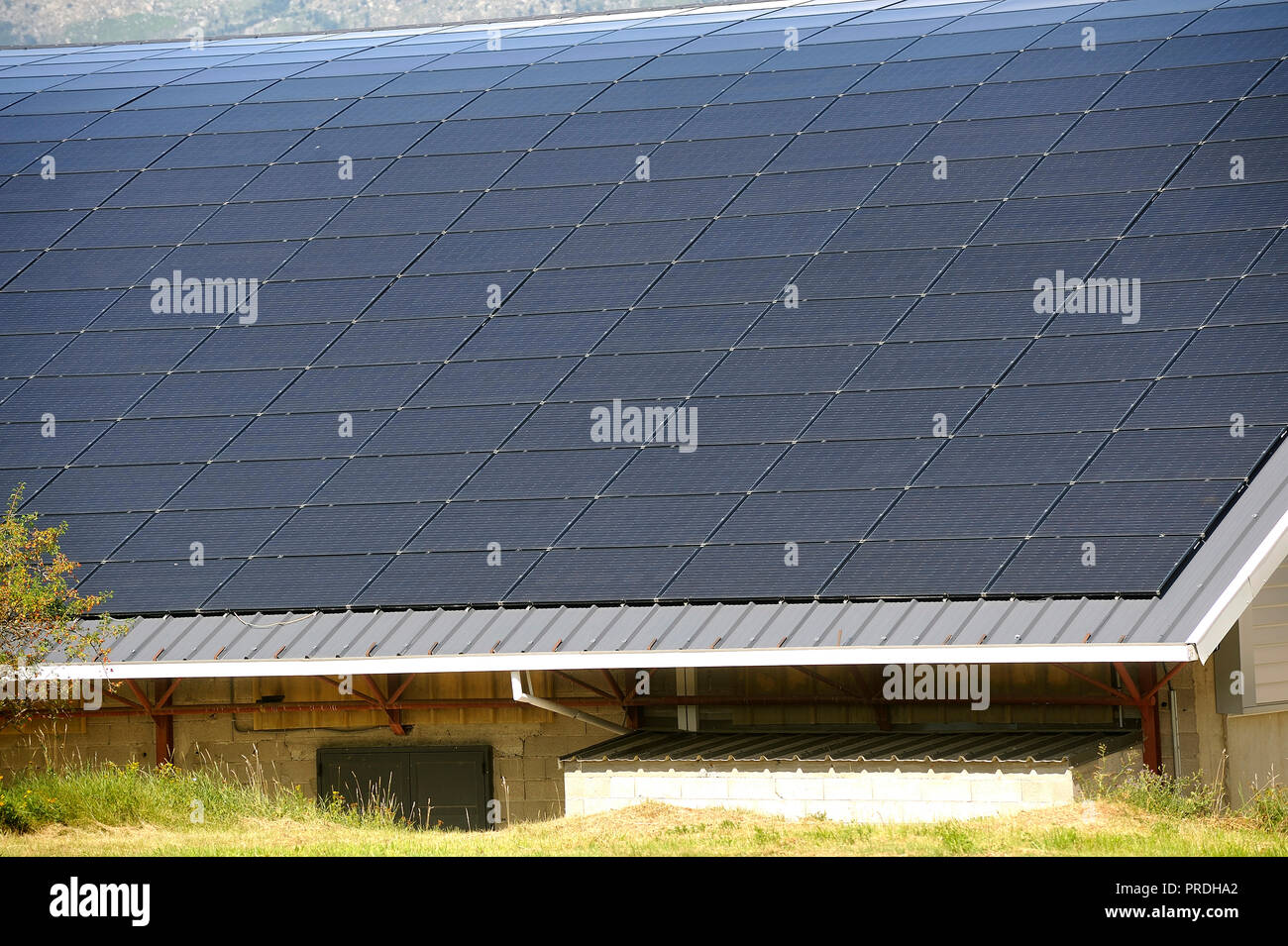 Curved solar panel hi-res stock photography and images - Alamy