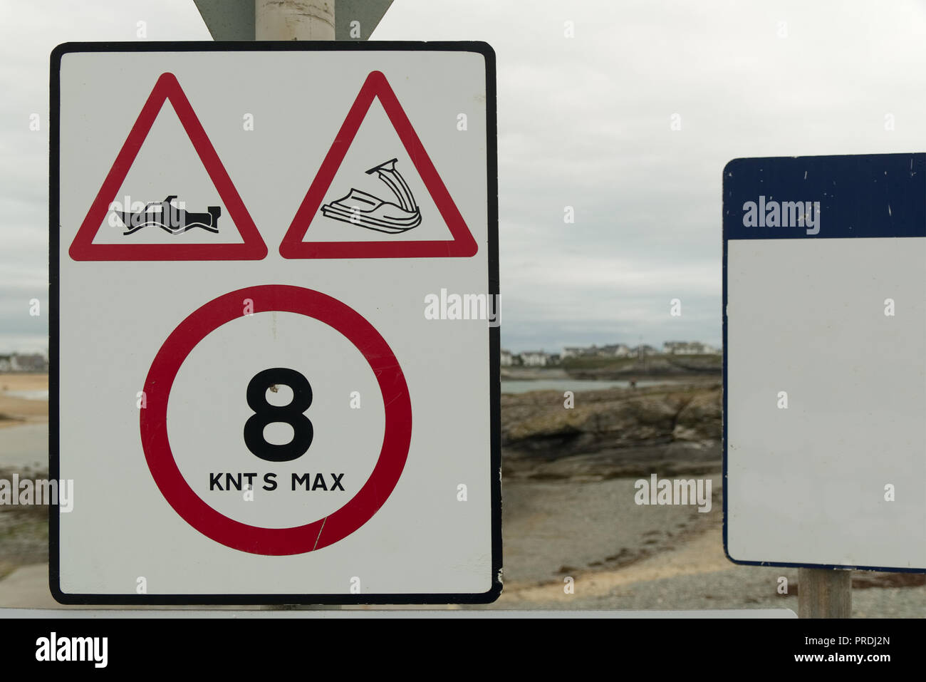 Boat speed limit sign hi-res stock photography and images - Alamy