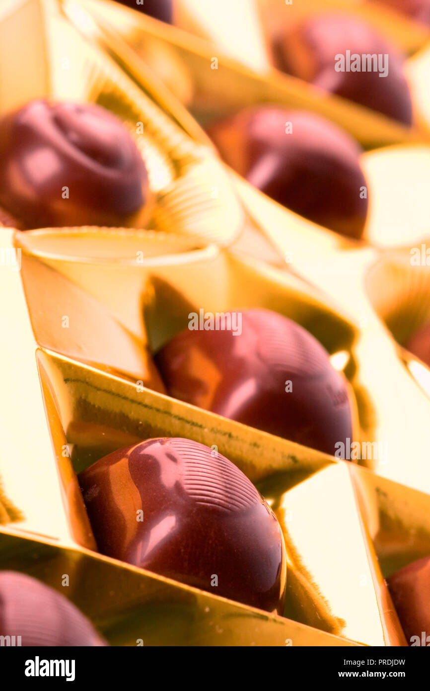 Golden bonbon hi-res stock photography and images - Alamy
