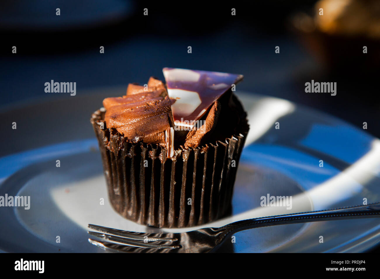 Cupcake on a plate hi-res stock photography and images - Alamy