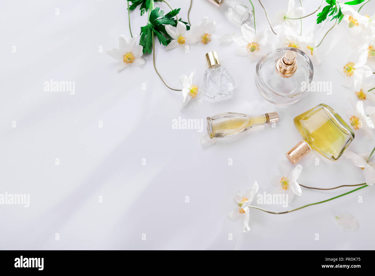 Perfume background hi-res stock photography and images - Alamy