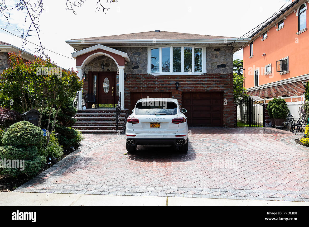 New York City, USA - June 10, 2017: Residential American Upscale House ...