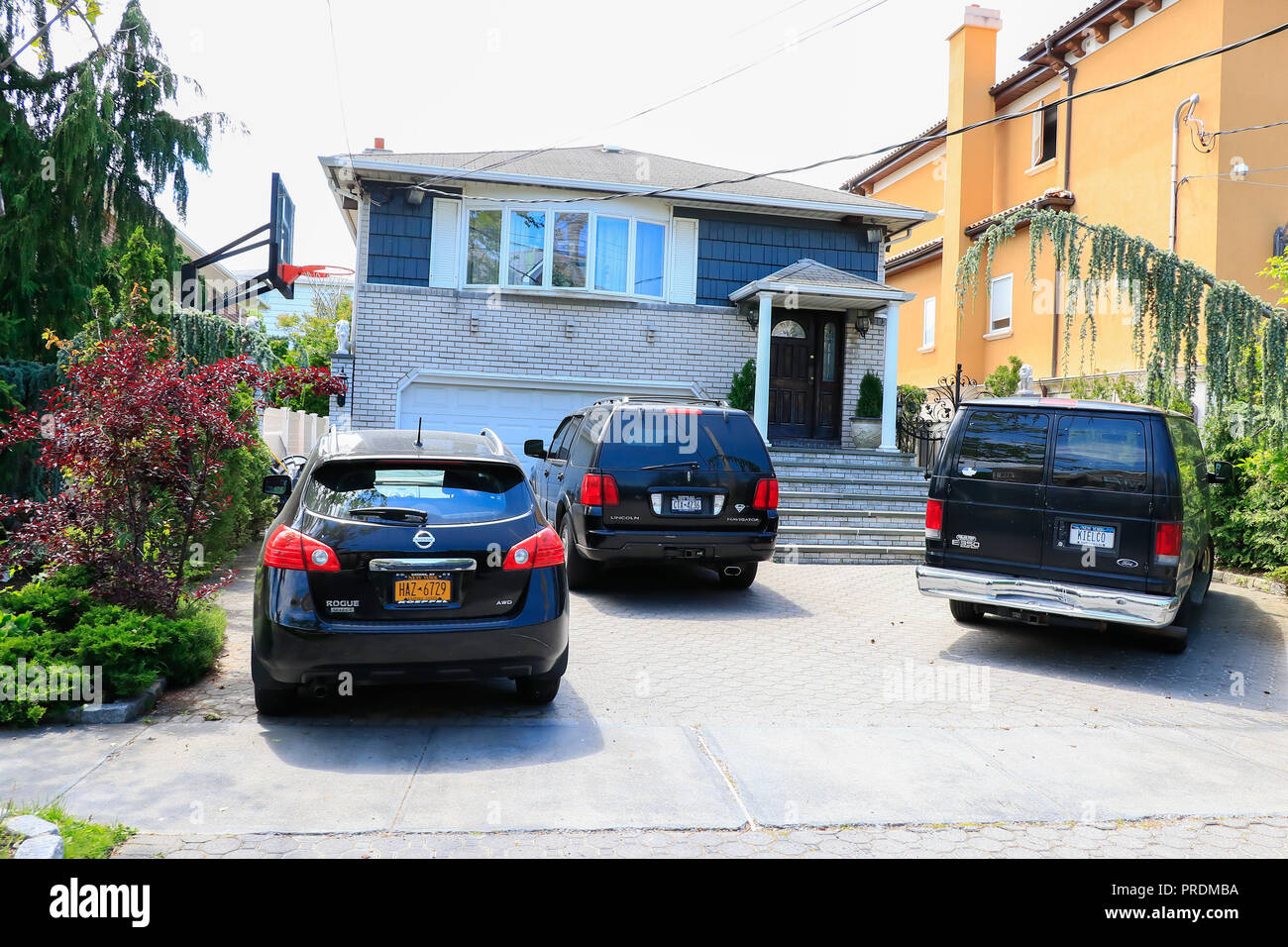 Middle class residence usa hi-res stock photography and images - Alamy