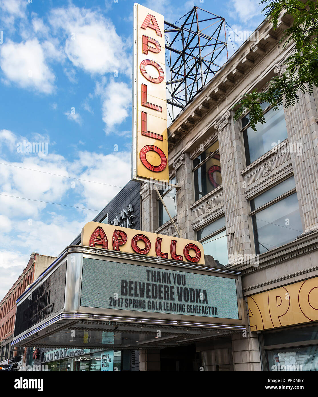 Nyc harlem apollo theater hi-res stock photography and images - Alamy