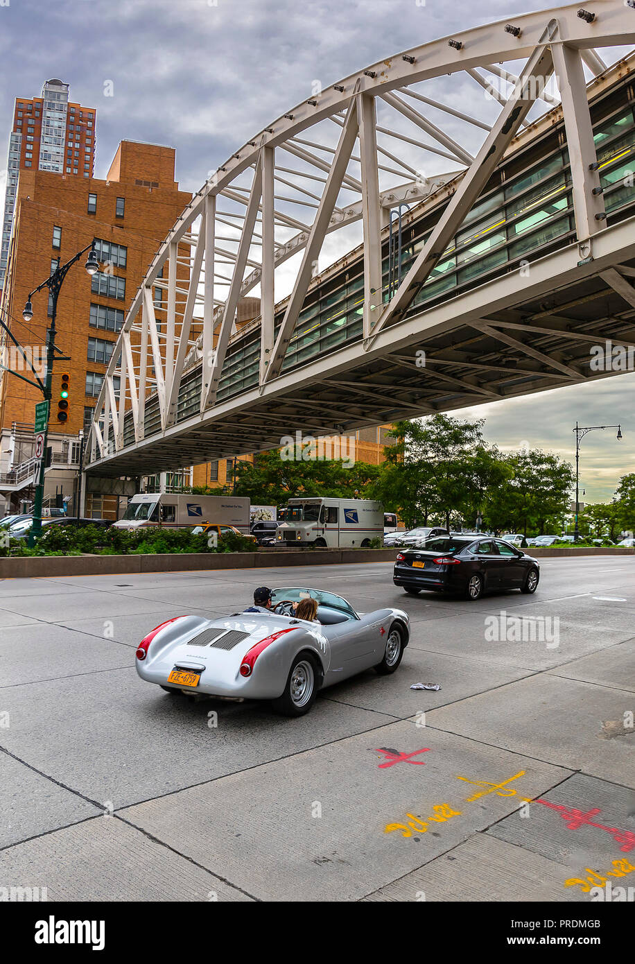 Under new road and pedestrian bridge hi-res stock photography and ...