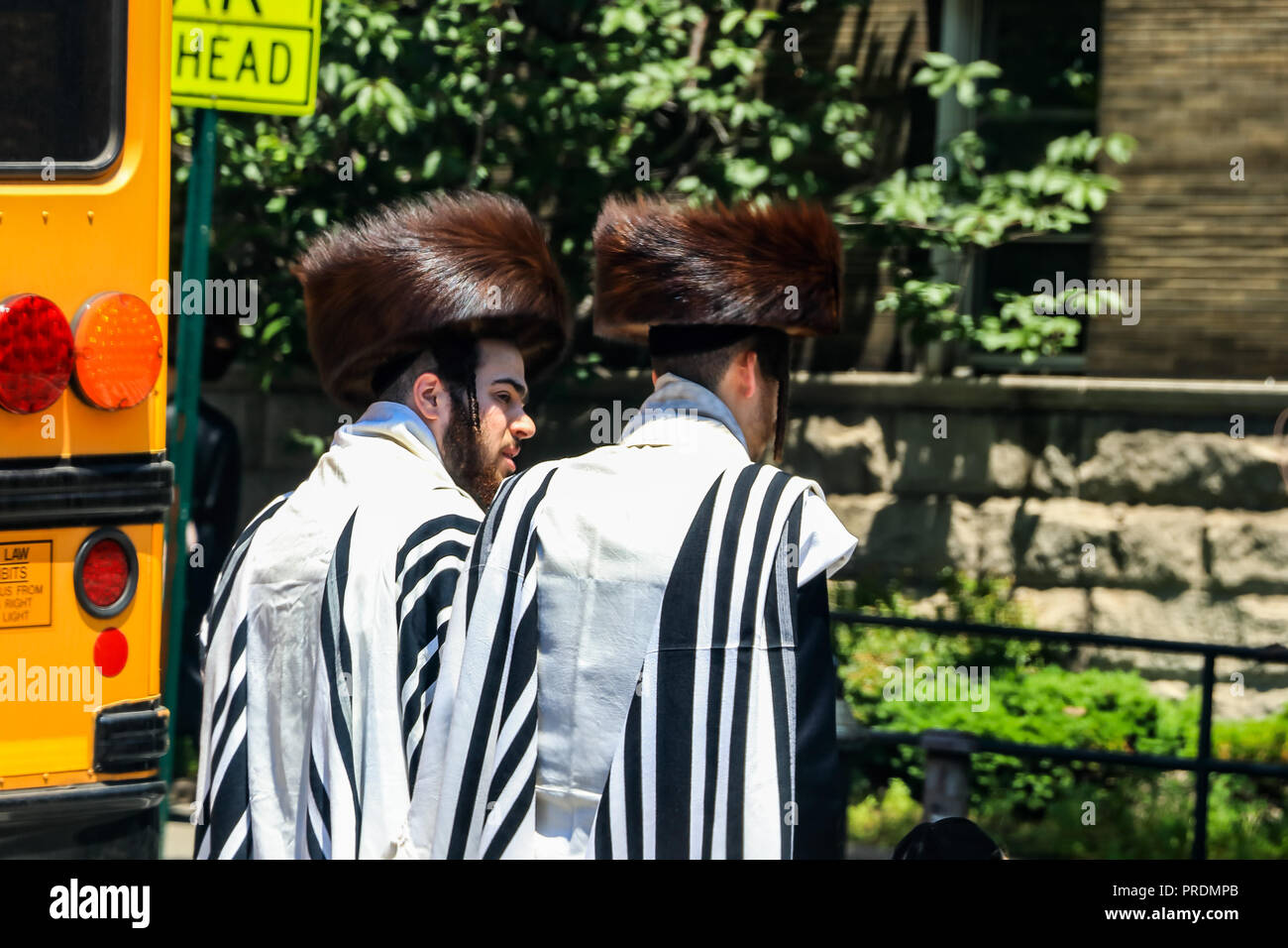 Orthodox Jews Wearing Special Clothes on Shabbat, in Williamsburg ...