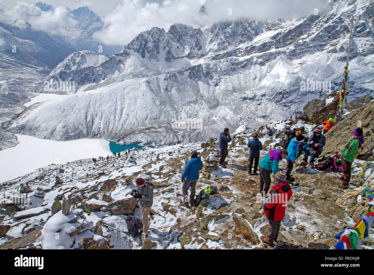 Trekkers on the summit of Gokyo Ri Stock Photo - Alamy
