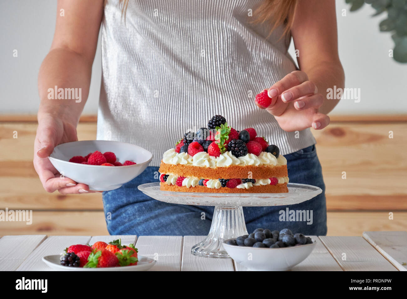 Female chef cake hi-res stock photography and images - Alamy