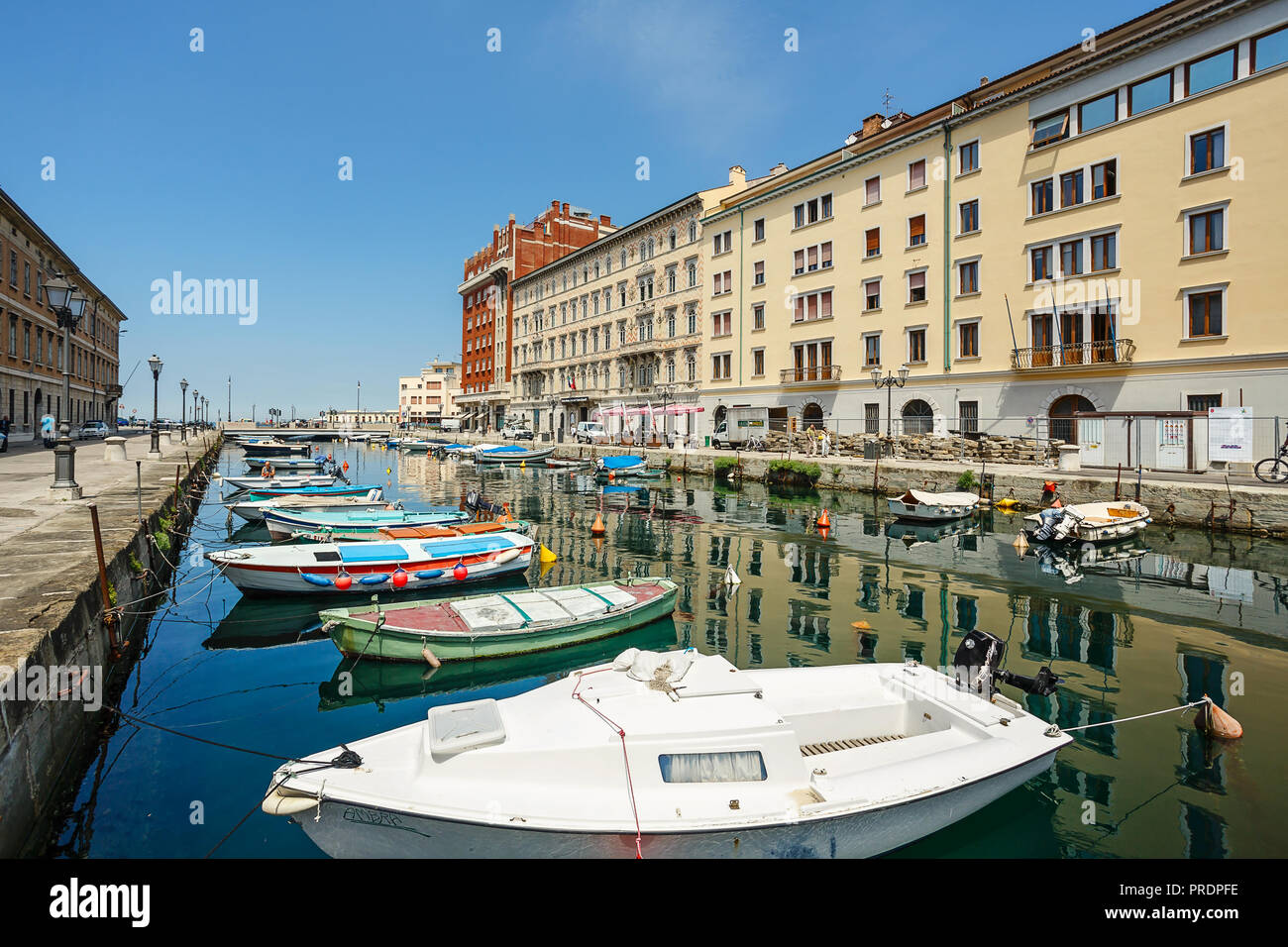 Canale grande with ferry boat hi-res stock photography and images - Alamy