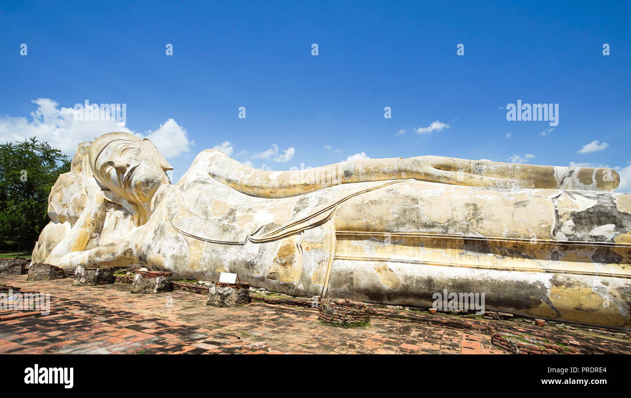 Buddha lying down hi-res stock photography and images - Alamy