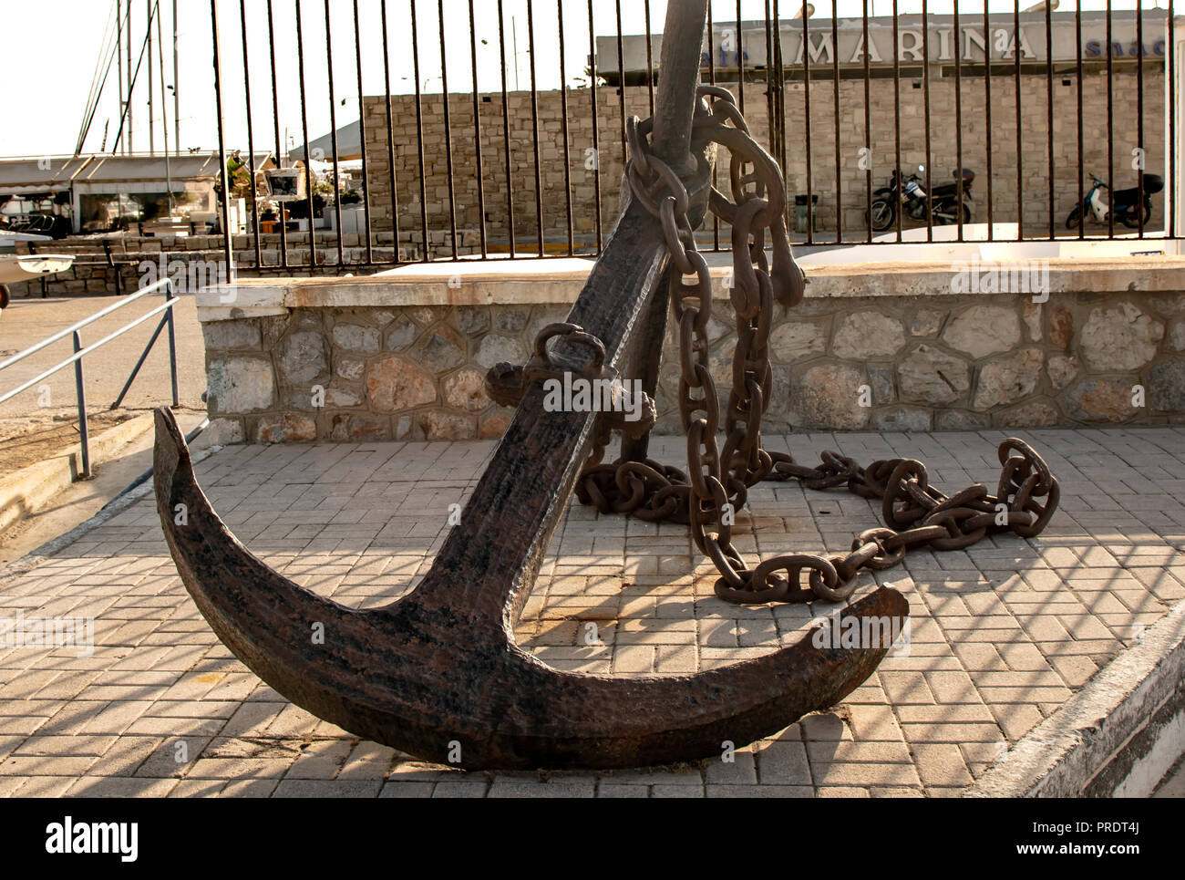 Kedge admiralty anchor hi-res stock photography and images - Alamy