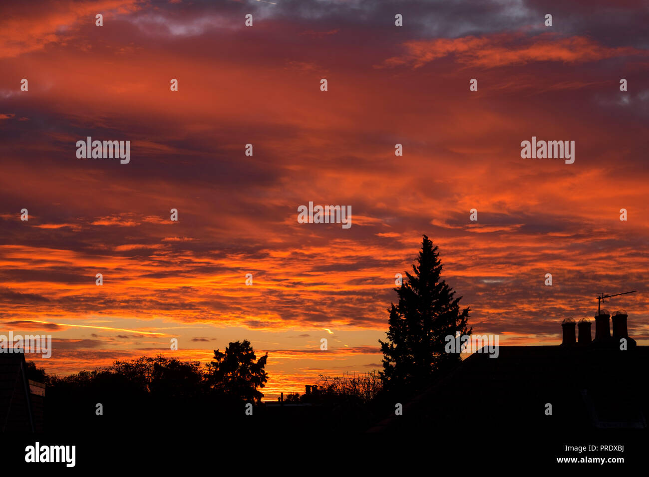 Silhouette london rooftops dusk hi-res stock photography and images - Alamy