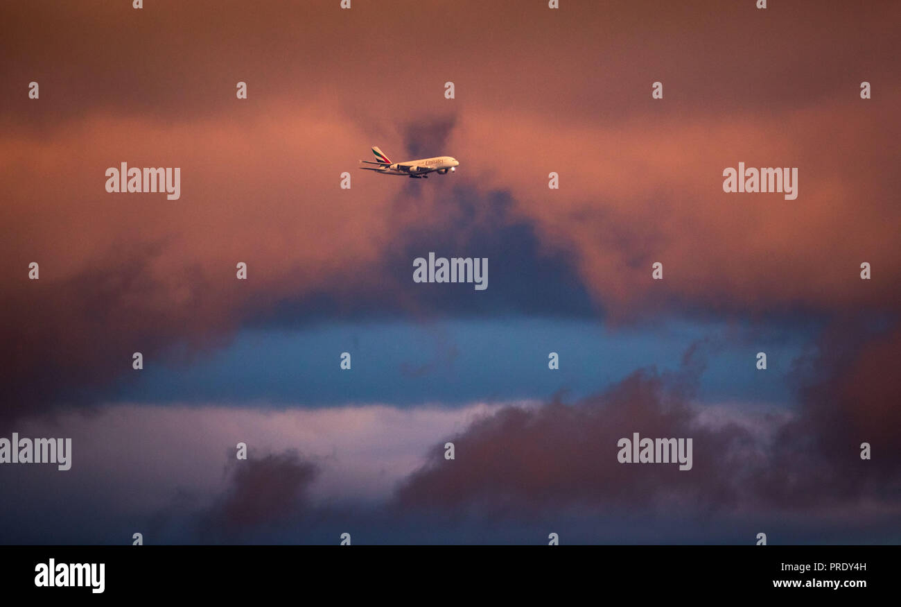 Emirates airbus sunset hi-res stock photography and images - Alamy