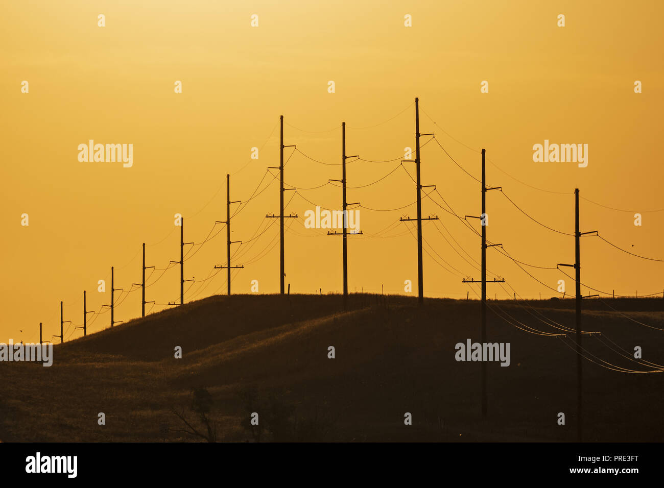 Fortuna, North Dakota, USA. 8th Sep, 2018. Electrical power lines ...