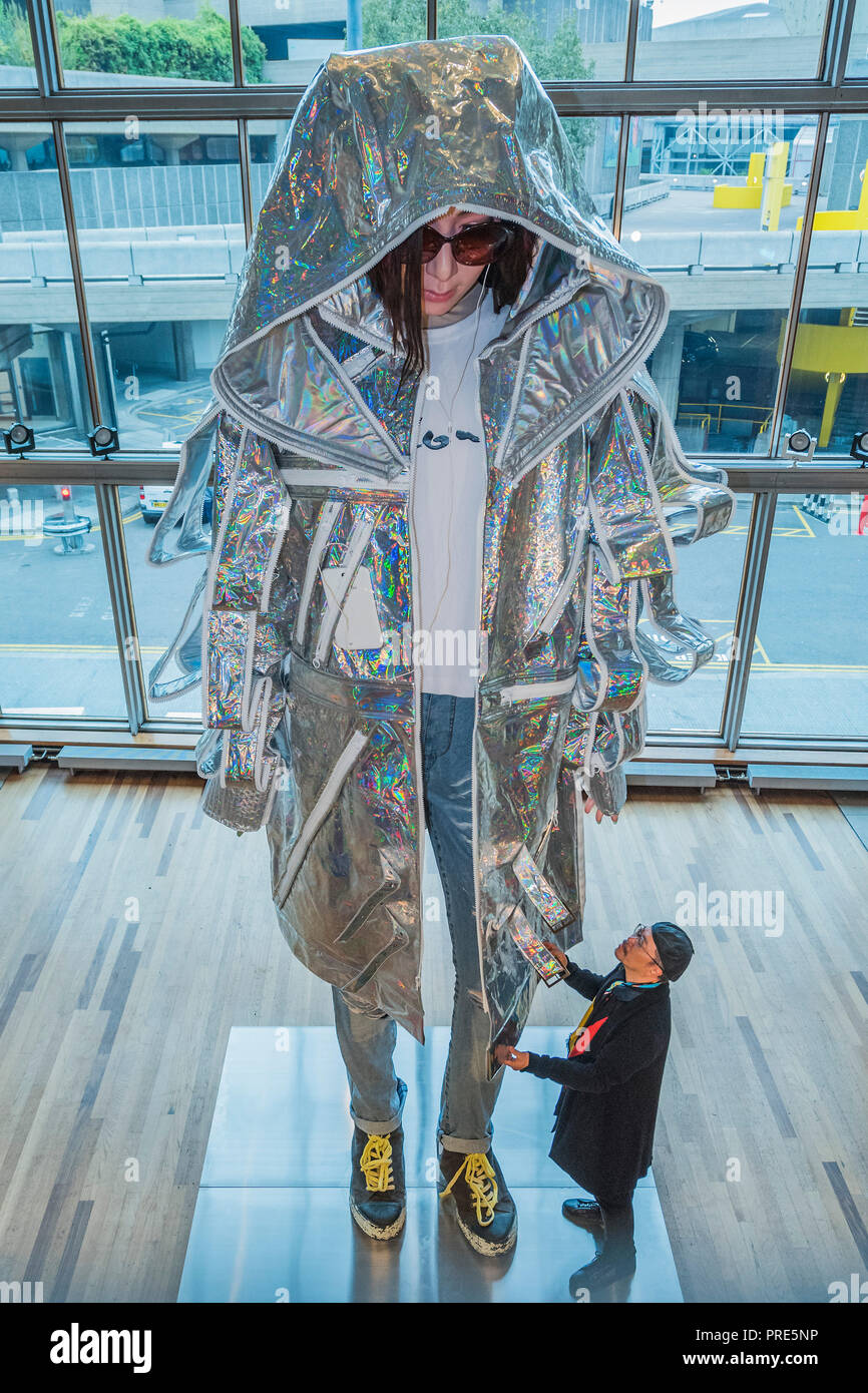 London, UK. 2nd Oct, 2018. Tim Yip with Lili, a large scale art ...