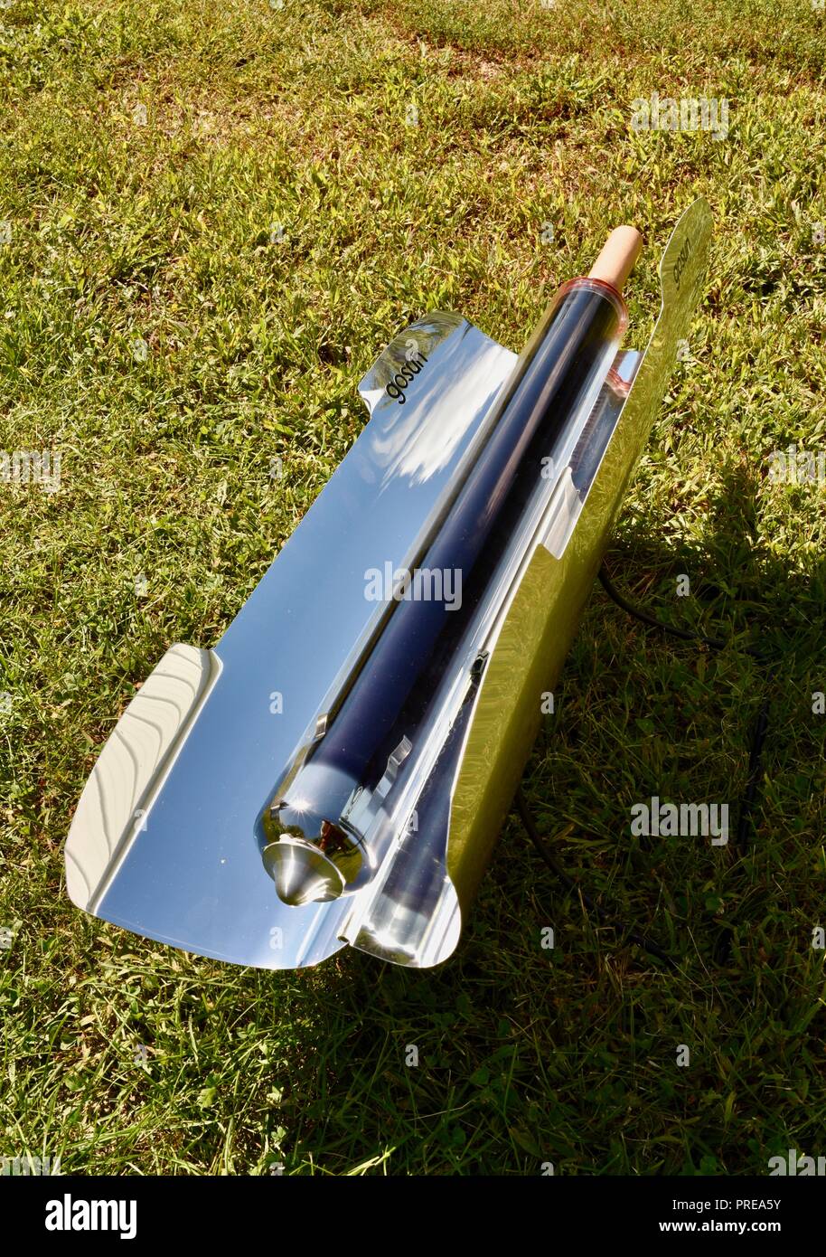 Solar reflectors hi-res stock photography and images - Alamy