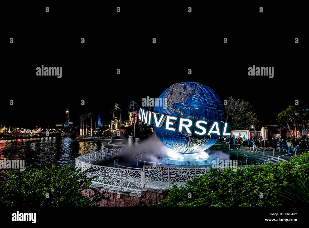 Universal globe entrance universal studios hi-res stock photography and ...
