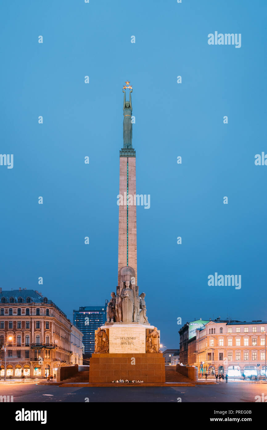 Freedom monument and freedom square hi-res stock photography and images ...