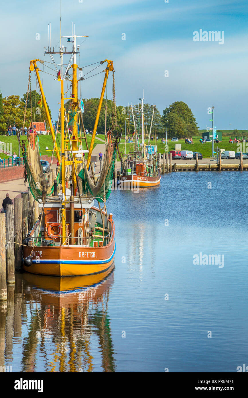 Old trawlers hi-res stock photography and images - Alamy