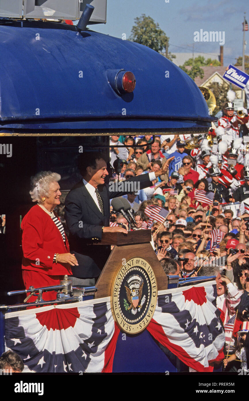 George h.w. bush 1992 campaign hi-res stock photography and images - Alamy