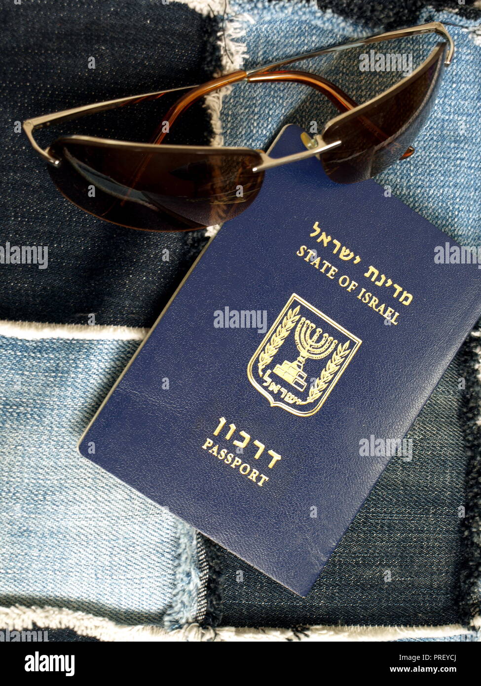 Israeli passport hi-res stock photography and images - Alamy
