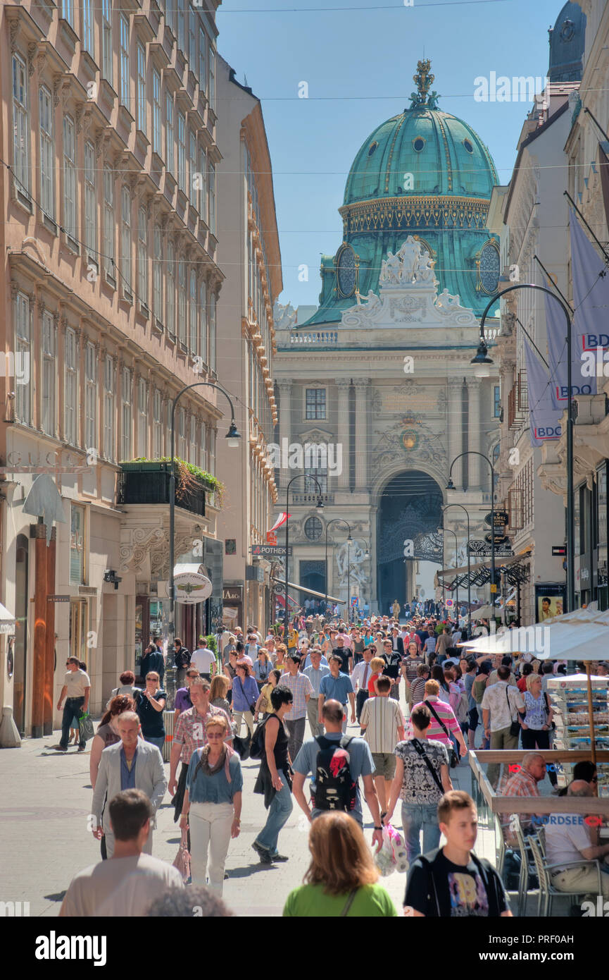 Wien, Kohlmarkt und Hofburg, Michaelerkuppel - Vienna, Kohlmarkt and ...