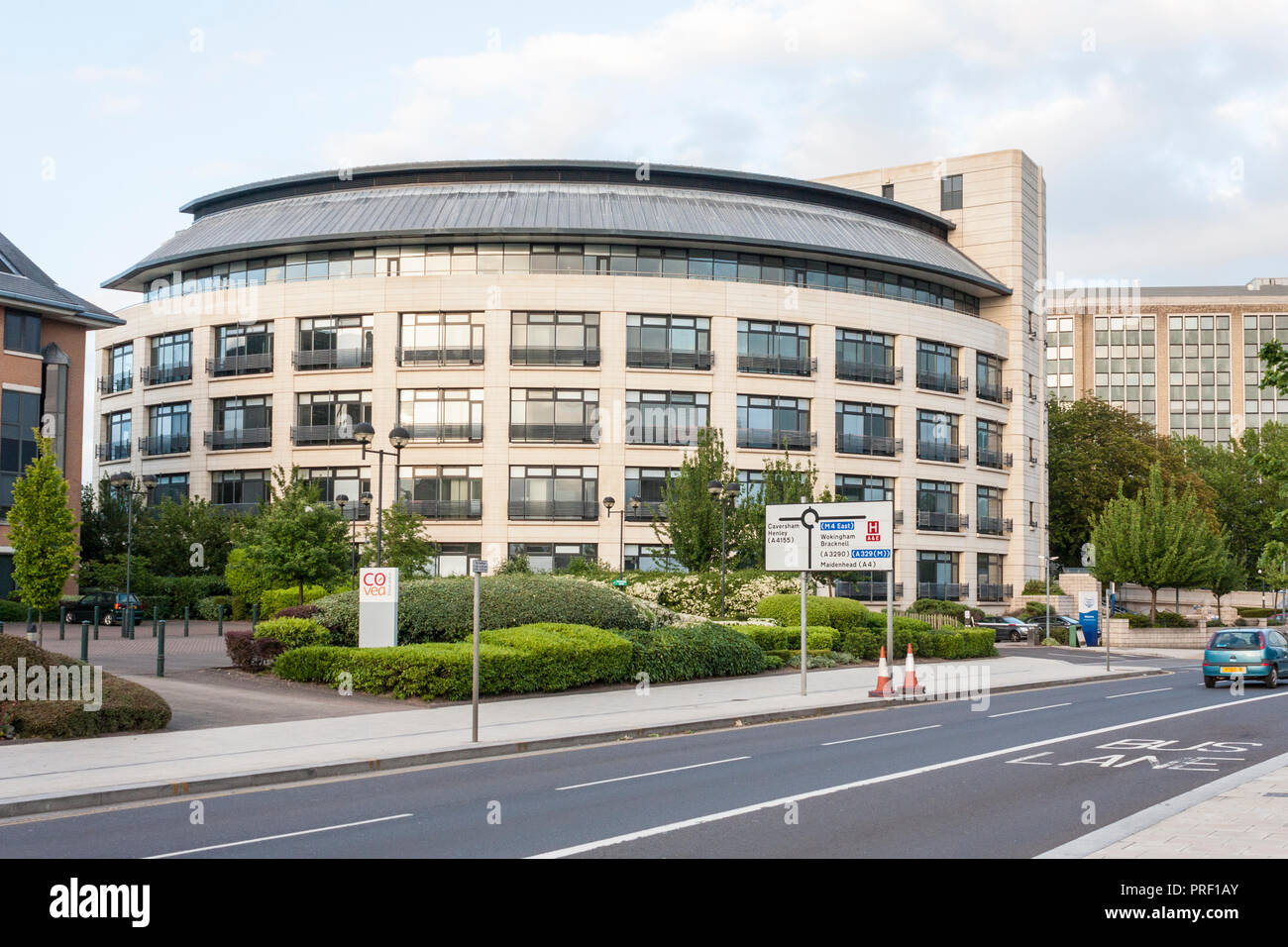 Thames water building hi-res stock photography and images - Alamy