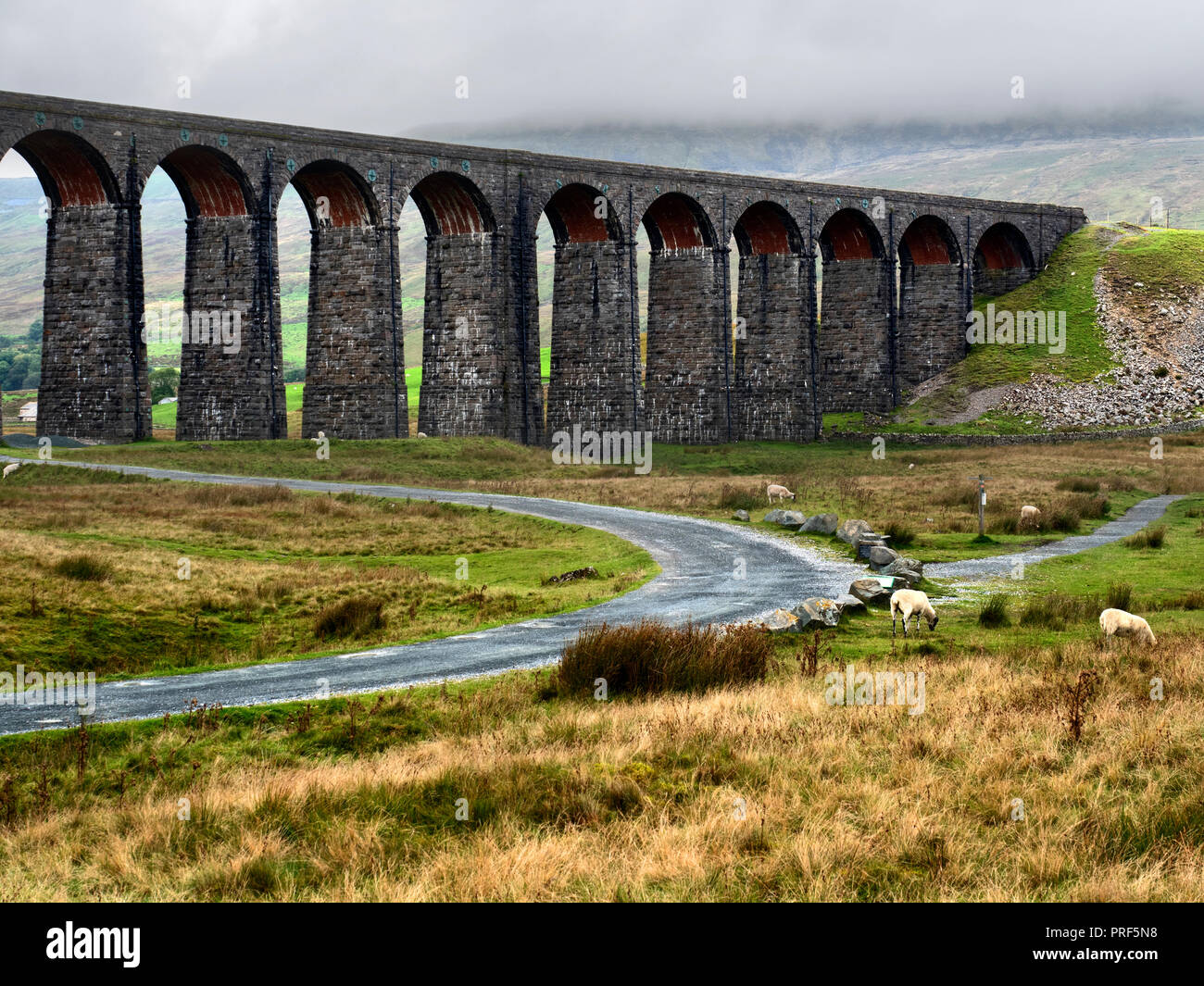 Victorian railway arches hi-res stock photography and images - Alamy