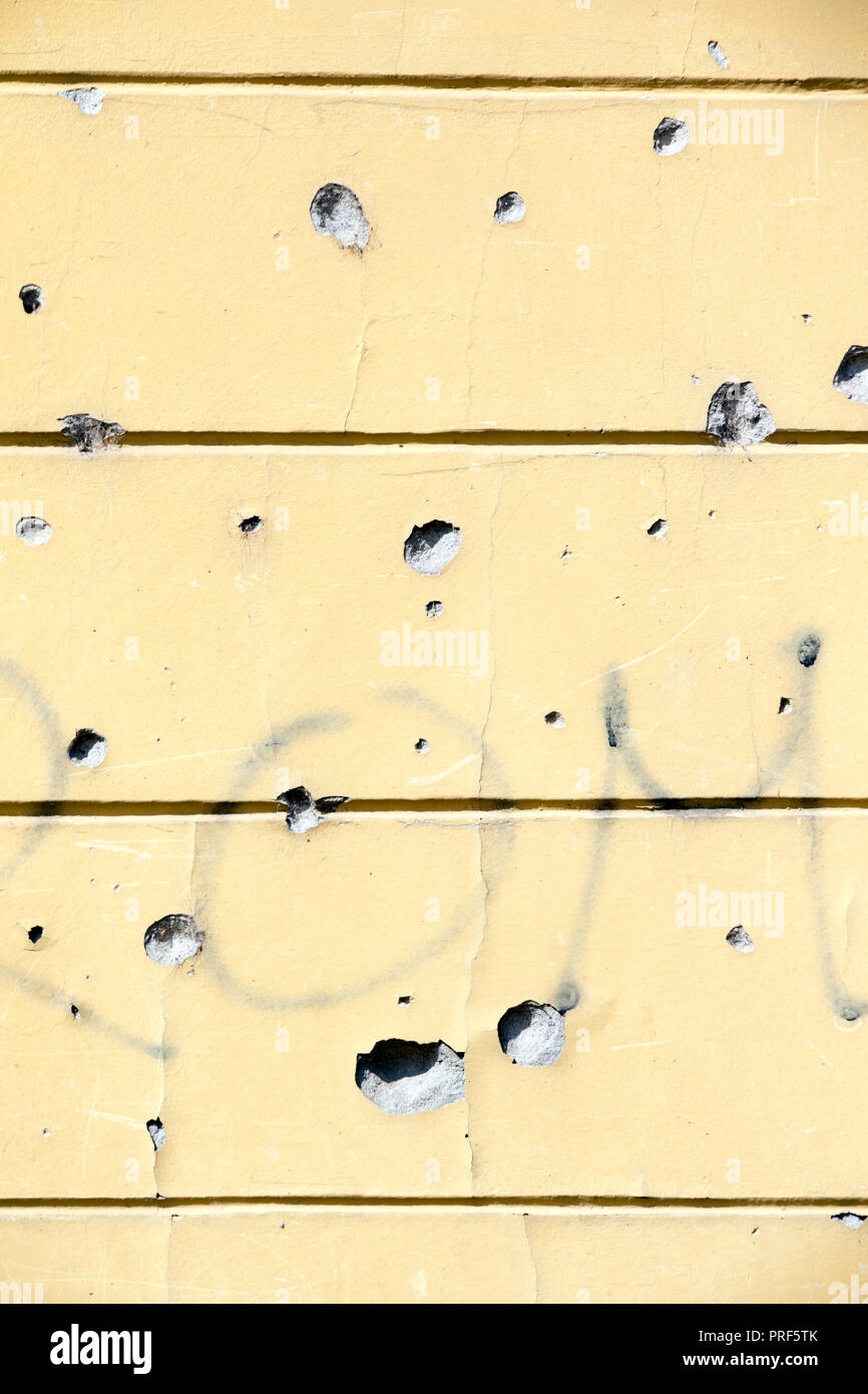 Bullet holes wall hi-res stock photography and images - Alamy