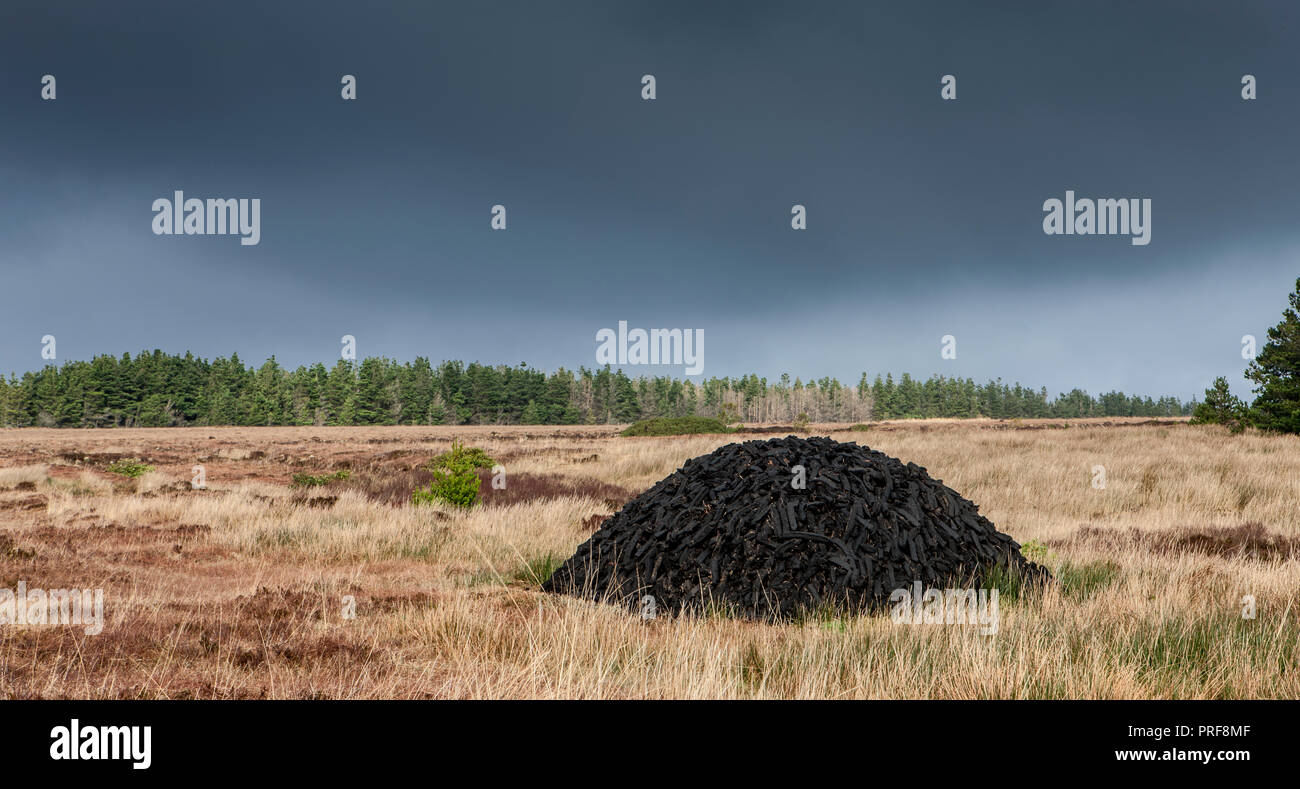 Peat turf hi-res stock photography and images - Alamy