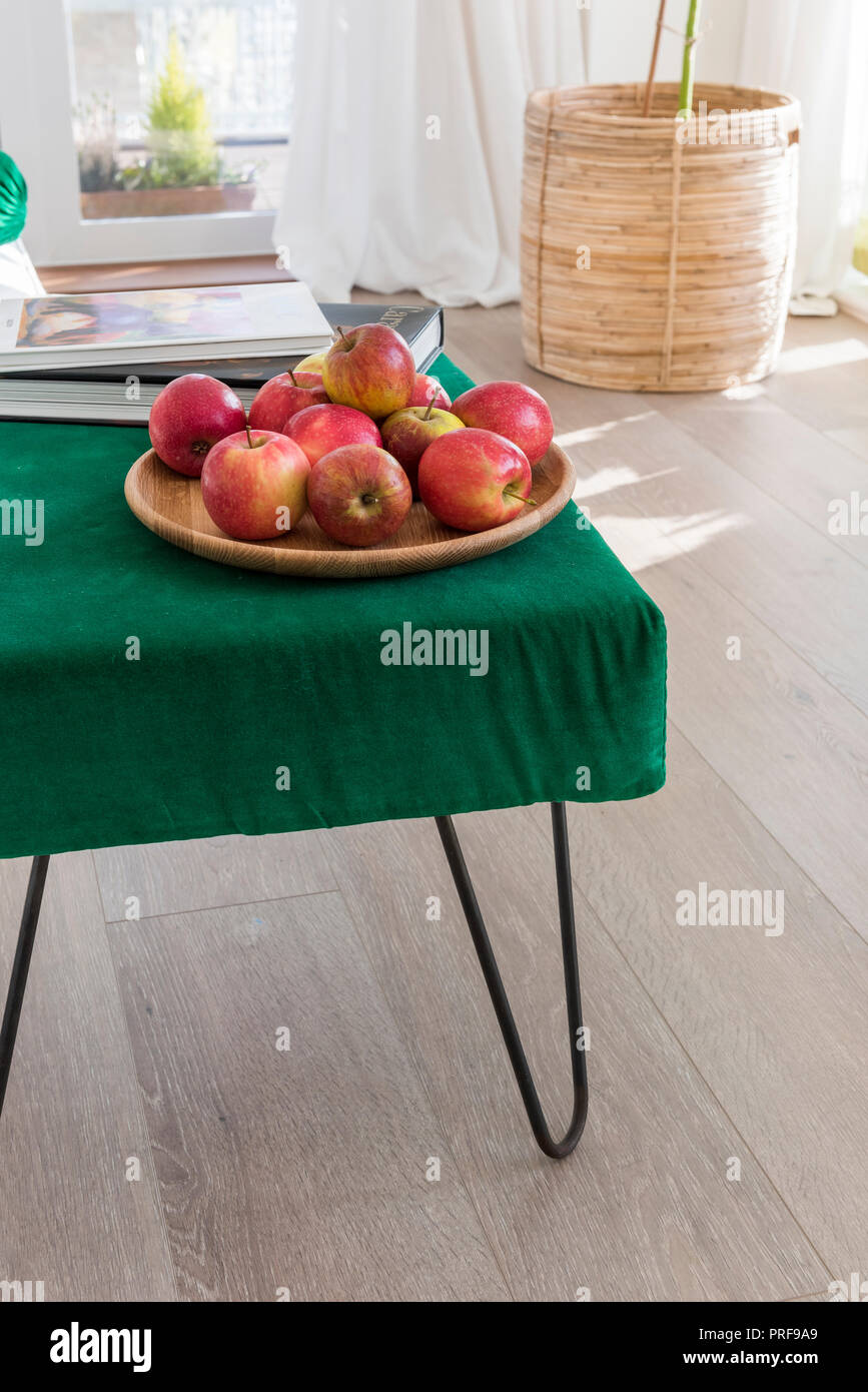 Vintage green apples hi-res stock photography and images - Alamy